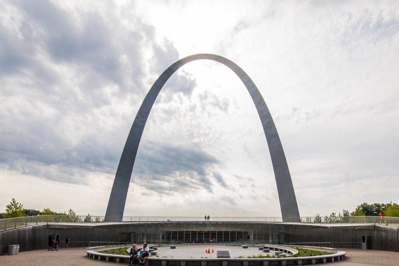 St Louis Arch New Global Billikens Visit World Renowned Gateway Arch